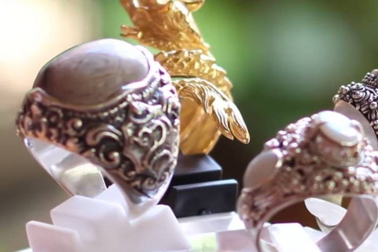 Celuk Village Gold & Silver Smith - Bali Bus Hire